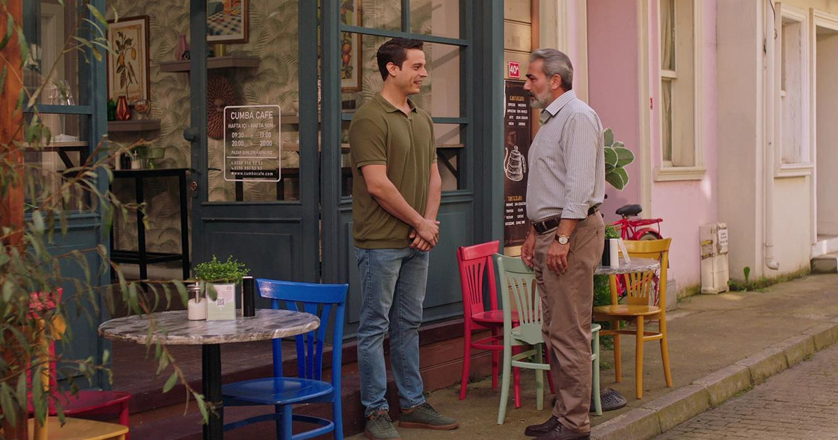 Halil, Deniz'e gerçek babalığı gösteriyor! - Bizi Birleştiren Hayat ...