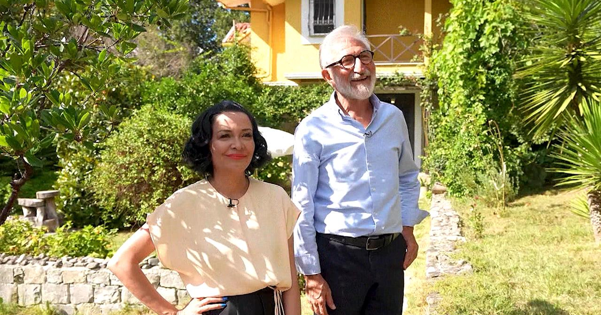 Gafur Uzuner'in masal gibi evi! - Evrim Akın ile Ev Gezmesi - Özel Klipler